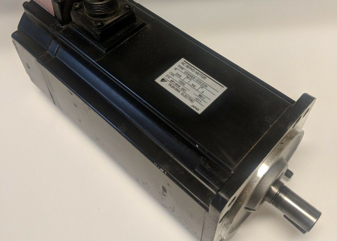 YASKAWA USAGED-03C22K AC Servo Motor 300 W 8192 PPR Incremental Encoder