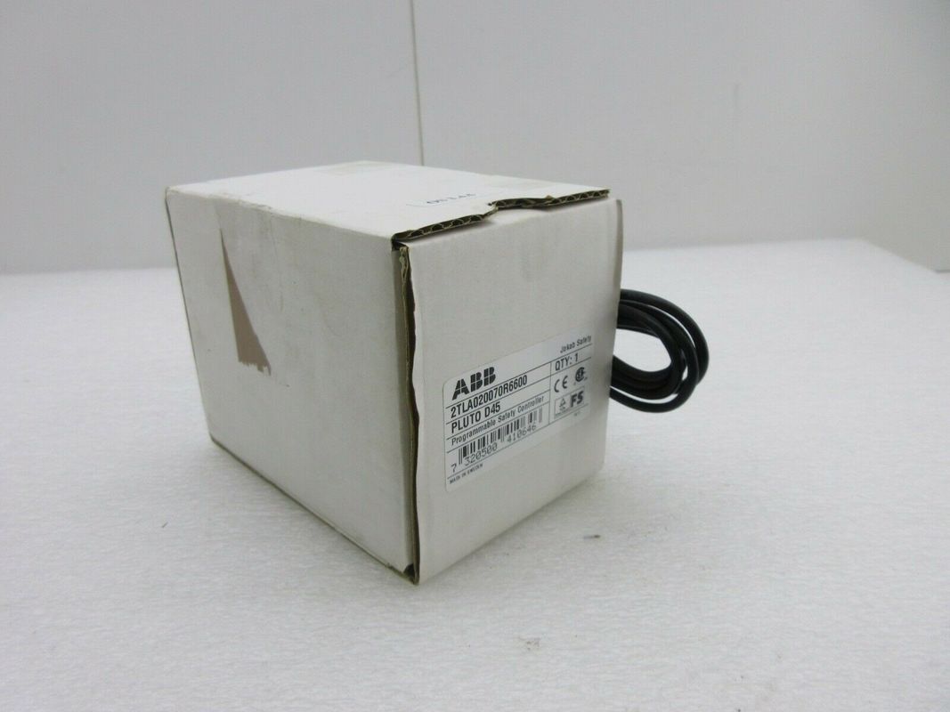 Pluto D45 2TLA020070R6600 ABB Safety PLC WITH Bus Analog Inputs 45 I/O 8 Combined