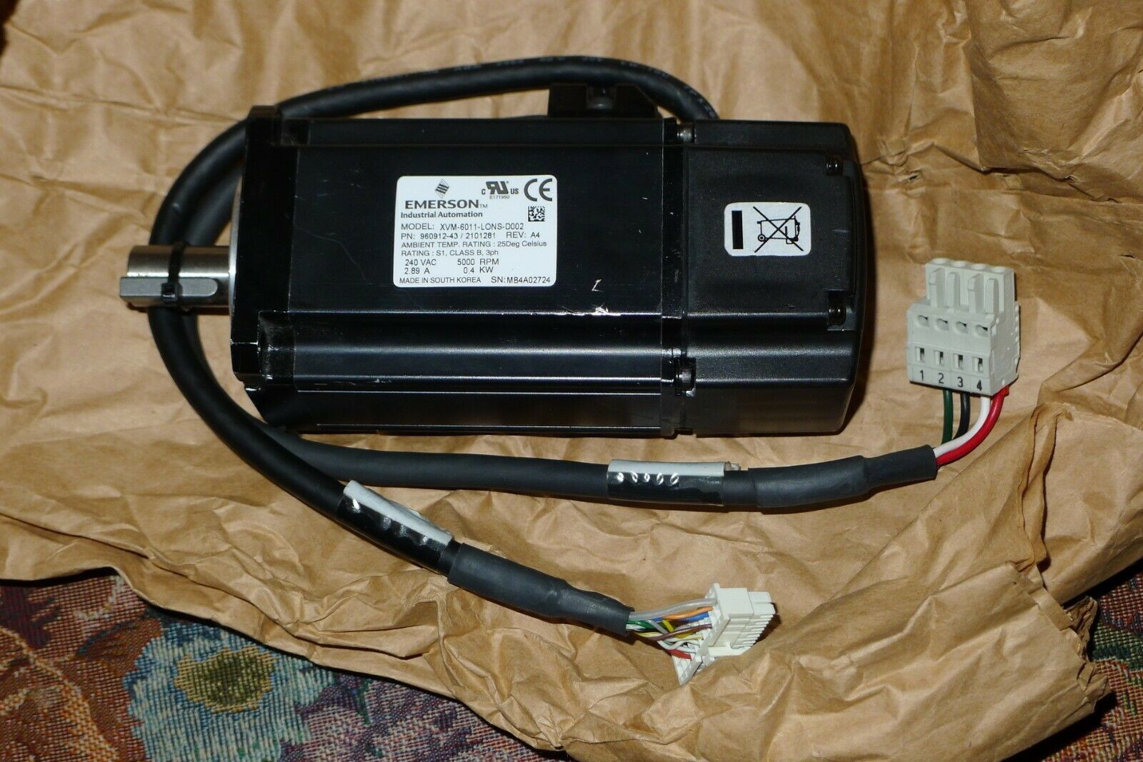 XVM-6011-LONS-D002 EMERSON Servo Motor RATED TORQUE 12 LB-IN 7.32 MH 1. ...