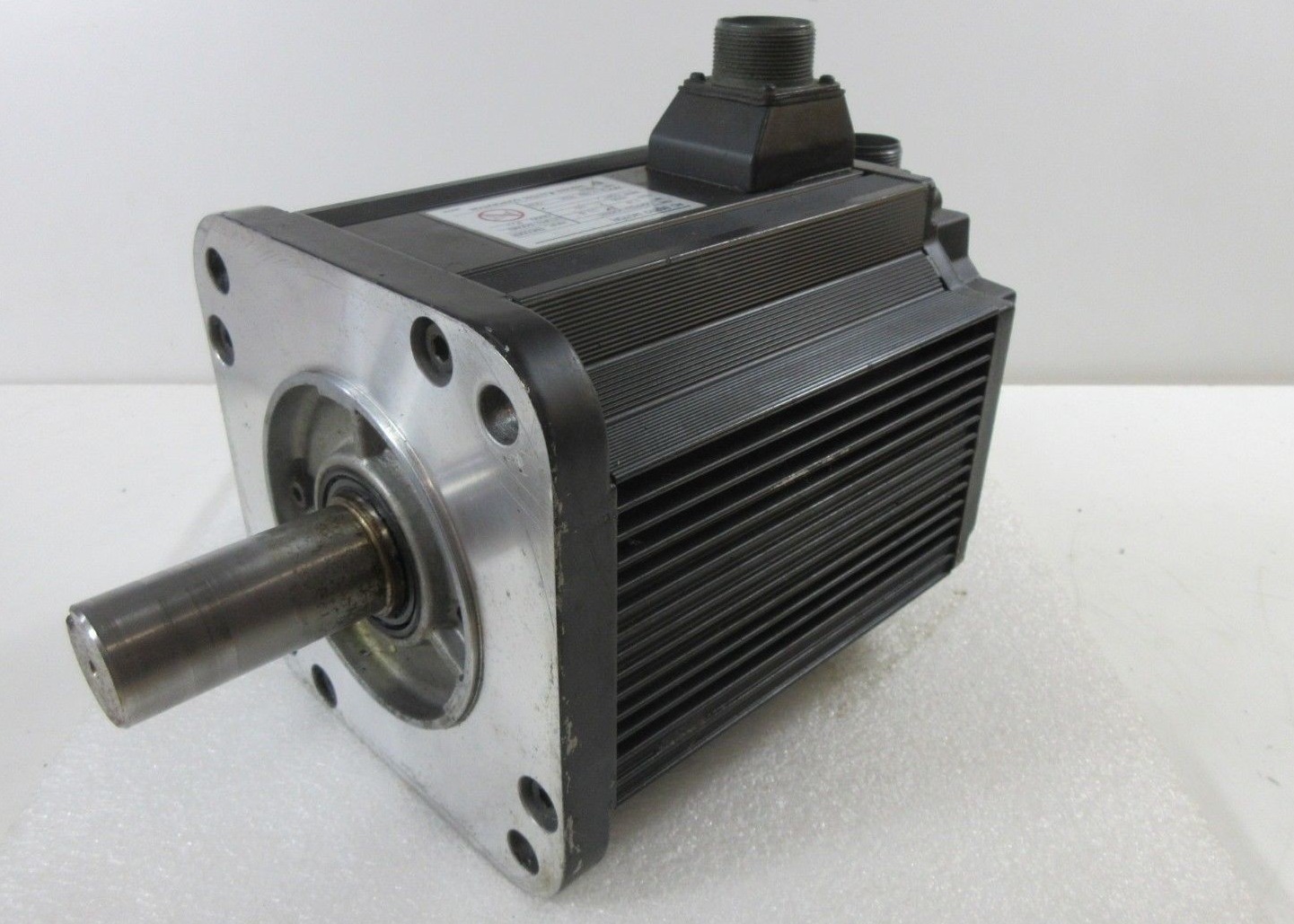 YASKAWA USAFED-20CB2T Self-Cooled Type 2.0kW 1500 Rpm Encoder AC Servo ...