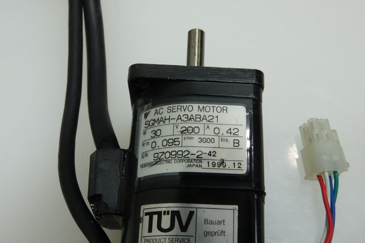 Yaskawa 30W 200V AC Servo Motor Without Brake